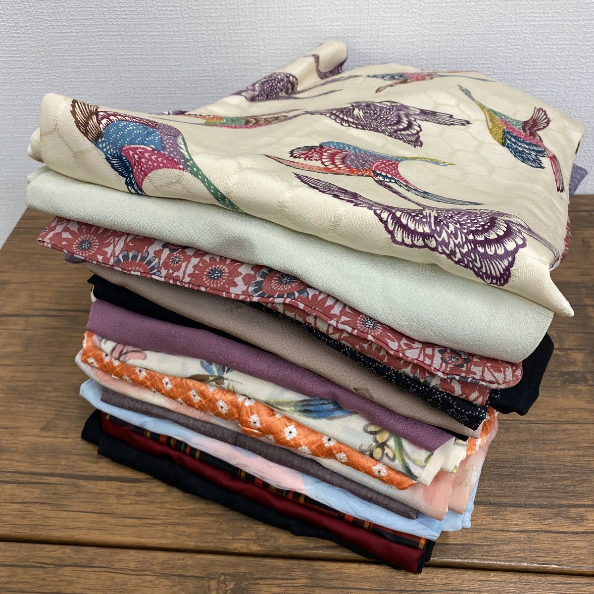 着物 まとめて 道行 羽織 16品 リメイク 材料 ハンドメイド 生地 着付け練習 DP29(コート、道中着)｜売買されたオークション情報、yahooの商品情報をアーカイブ公開 ...