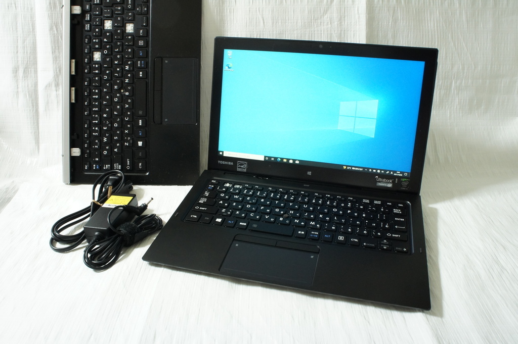 TOSHIBA Dynabook R82/P Core M-5Y10c / RAM 4GB / SSD 128GB / Windows 10 ...