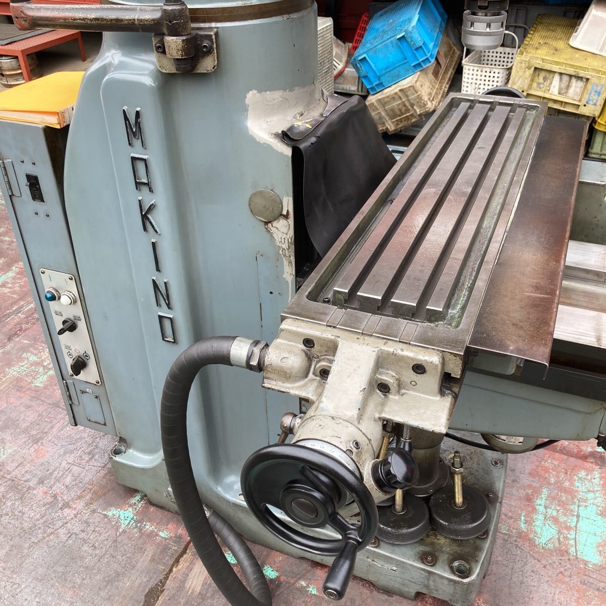 N-1767 牧野フライス フライス盤 型式KGAP-55 ラム型フライス 主軸動きます テーブル自動送り不可 マグネット直結 動きます(フライス盤)｜売買されたオークション情報、yahooの ...