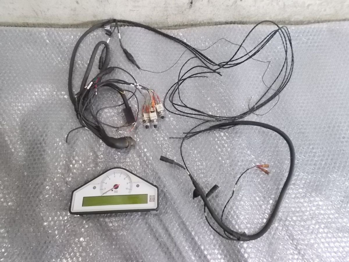 サード ST868 スタックメーター STACK ディスプレイシステム マルチメーター ホワイト ハーネス付 SARD-838-N-03105W / 2P6-909(追加メーター)｜売買された ...