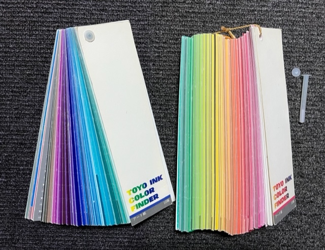 色見本帳 東洋インキ TOYO INK COLOR FINDER アート紙 10版 カラー チップス デザイン グラフィック 色見本 カラー ...