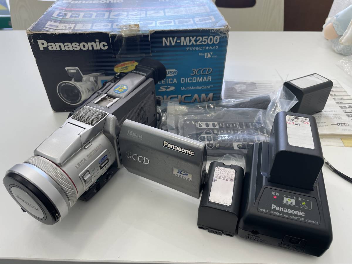 M169 Panasonic NV-MX2500 デジタルビデオカメラ 3CCD SDカード付(パナソニック)｜売買されたオークション情報、yahooの商品情報をアーカイブ公開 ...