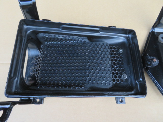 Z31 / 純正エアクリーナーBOX B-51 検索ワード:Z31 HZ31 HGZ31 PZ31 PGZ31 300ZR 300ZX ...