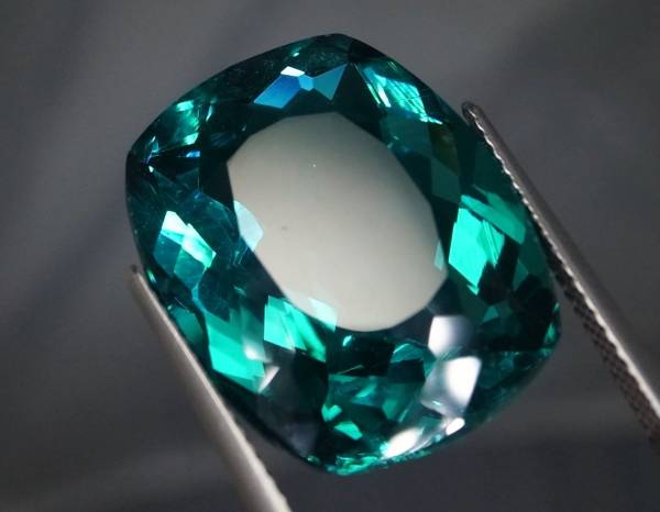 19.20ct 凄いテリ 大粒 パライバグリーンカラー人工宝石(トルマリン)｜売買されたオークション情報、yahooの商品情報をアーカイブ公開 - オークファン（aucfan.com）