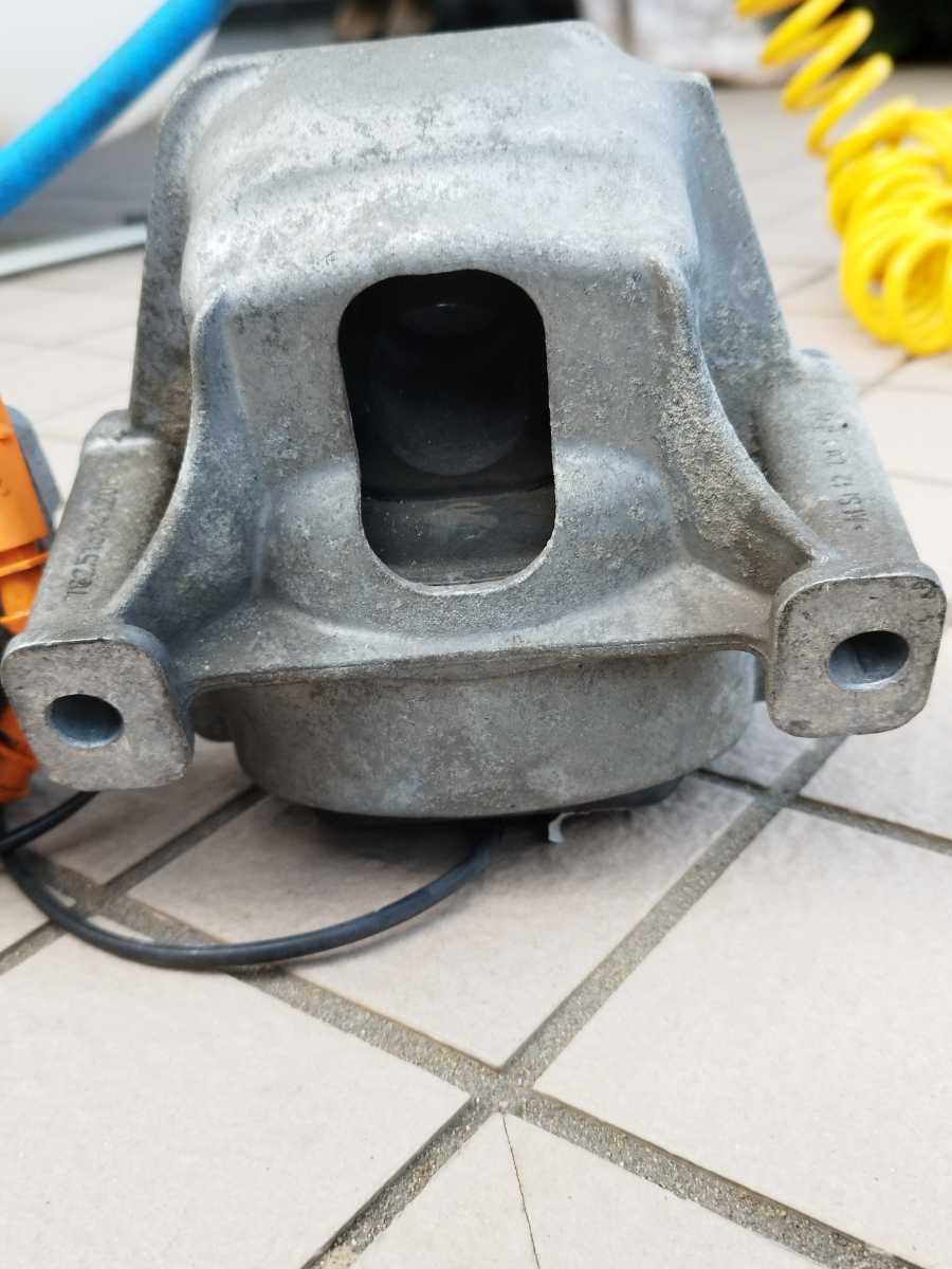 AUDI アウディ A5 8T/8F 2007 2017年式 エンジンマウント 左右セット 8K0198381AQ 8R0198381B ...