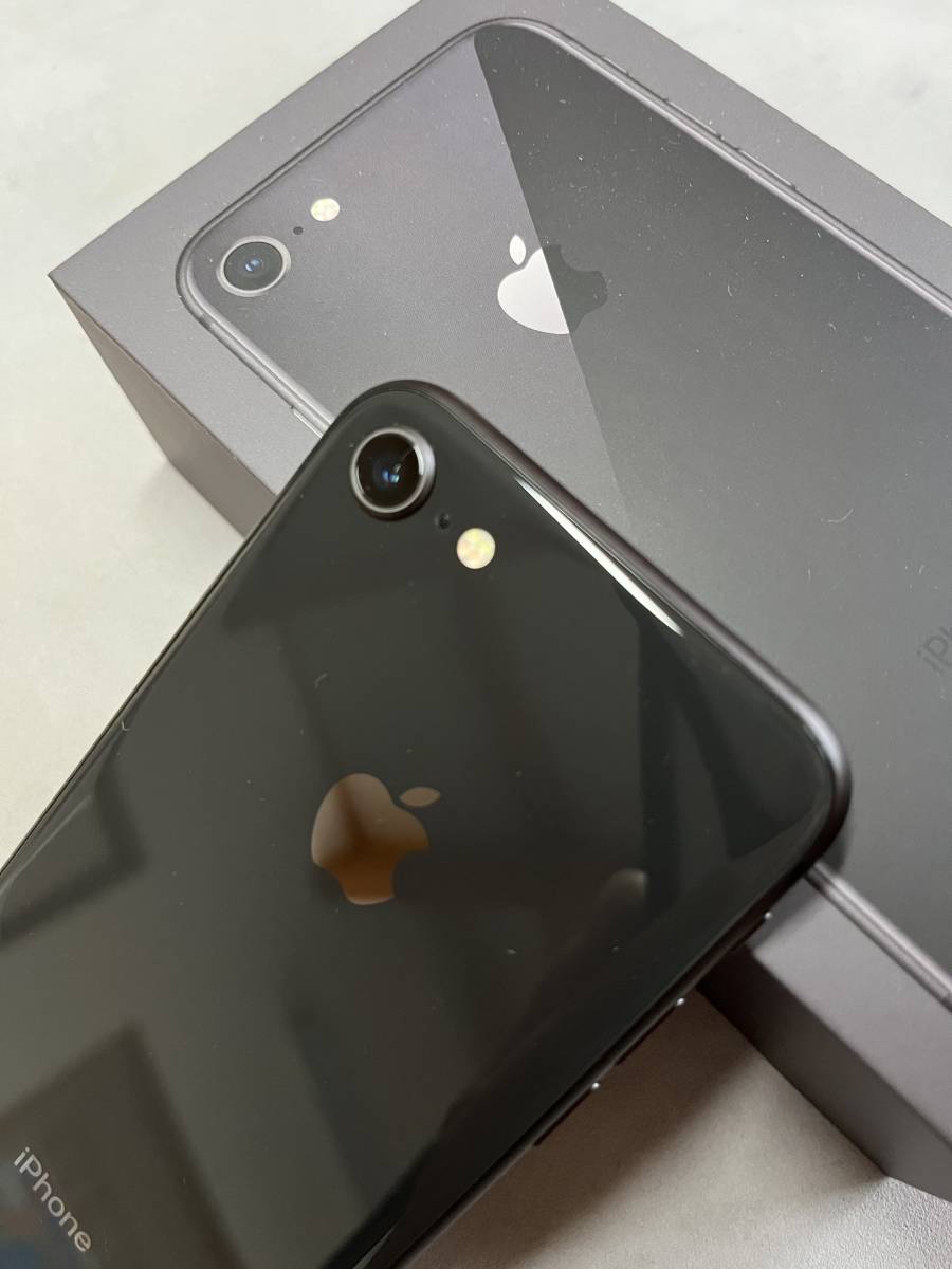 iphone8 64G スペースグレイ SIMフリー 付属品あり(iPhone)｜売買されたオークション情報、yahooの商品情報をアーカイブ公開 - オークファン（aucfan.com）