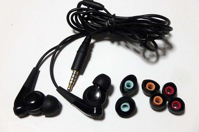 ソニー SONY MDR-NC033 ノイズキャンセリング イヤホン＋イヤーピース4個 ブラック 送料120円(ソニー)｜売買された ...