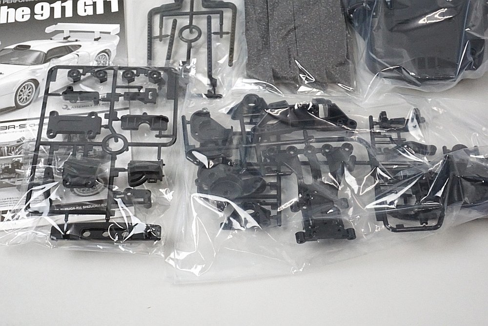 TAMIYA タミヤ 1/10 電動RCカー ポルシェ911 GT1ストリート1996 TA03R-Sシャーシ 組立キット 47443(田宮 ...