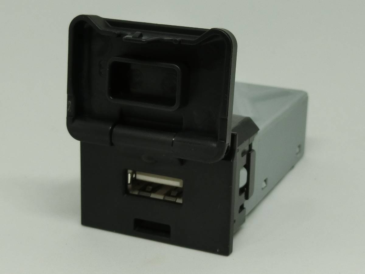 トヨタ純正 ダイハツ純正 USB2.1Aコネクタ 85532-B1010 専用カプラー 専用端子付属 90980-12D25 カローラクロス等 ...