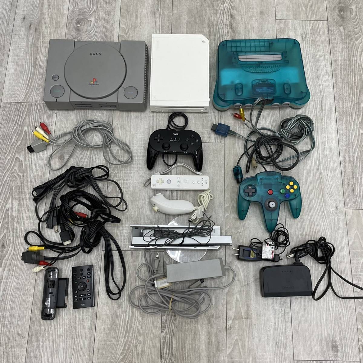 ゲーム機おまとめ プレステーション/PS1/Wii/ニンテンドー64 ゲーム機 本体 合計3点 任天堂/Nintendo SONY ジャンク ...