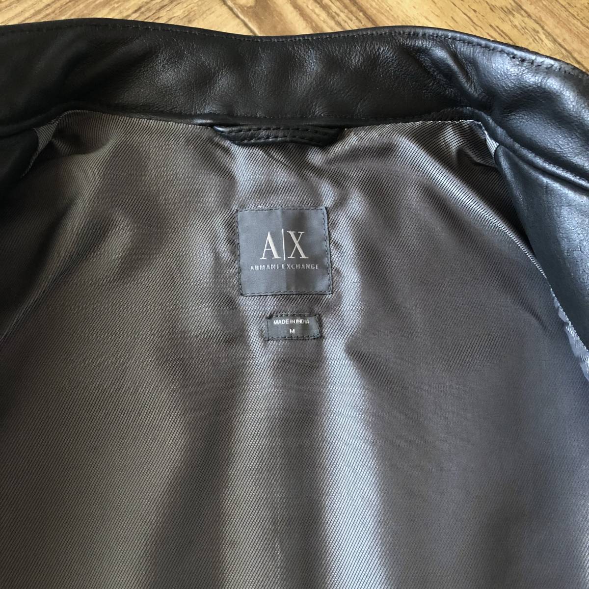 B23 アルマーニエクスチェンジ ARMANI EXCHANGE お洒落 牛革 カウレザー ライダース ジャケット ブルゾン パンチング 切替 M ブラック(Mサイズ)｜売買されたオークション ...