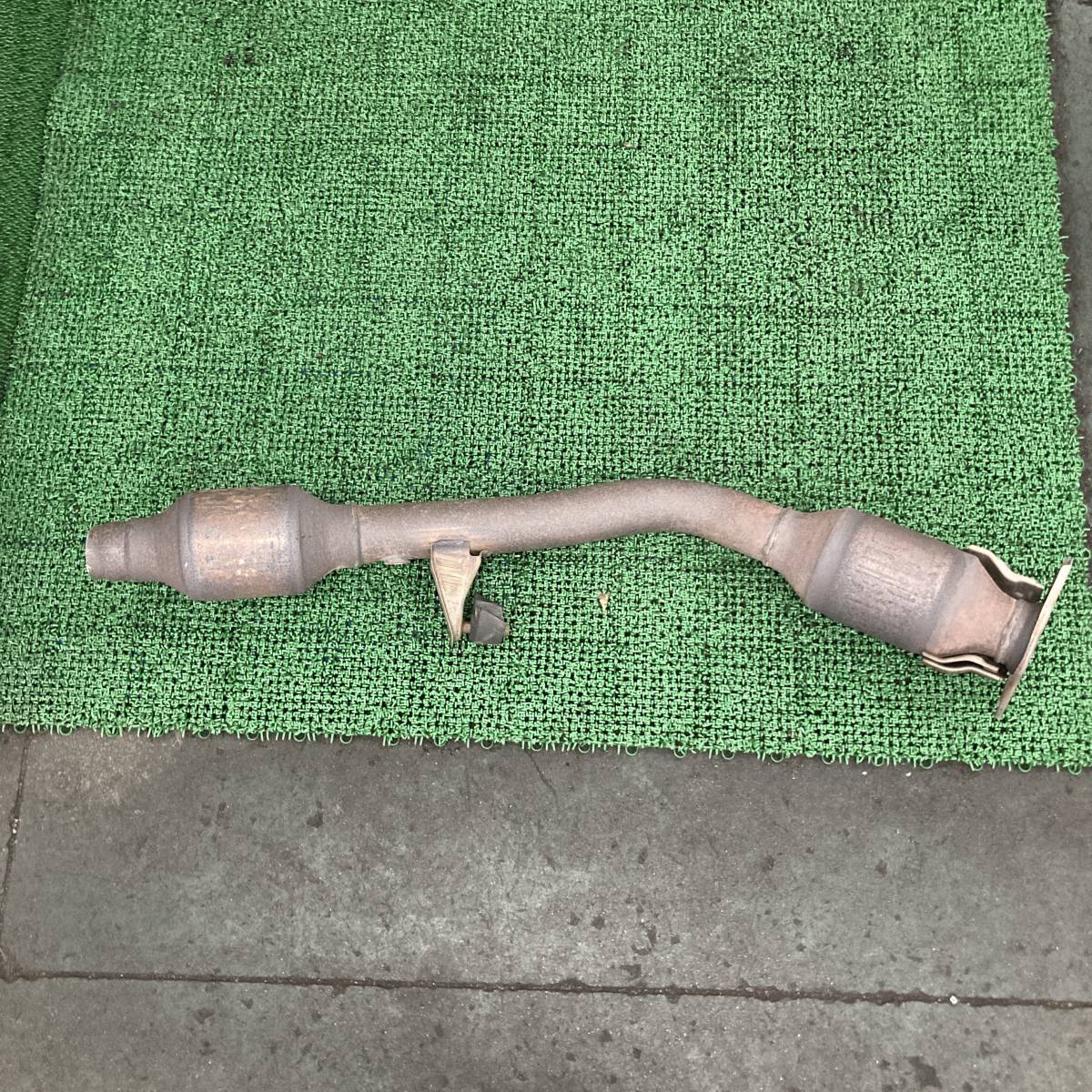 ノア X ZRR70G 触媒 キャタライザー 3ZRFE GQ6 GB3 素材用 A0943(触媒)｜売買されたオークション情報、yahooの ...