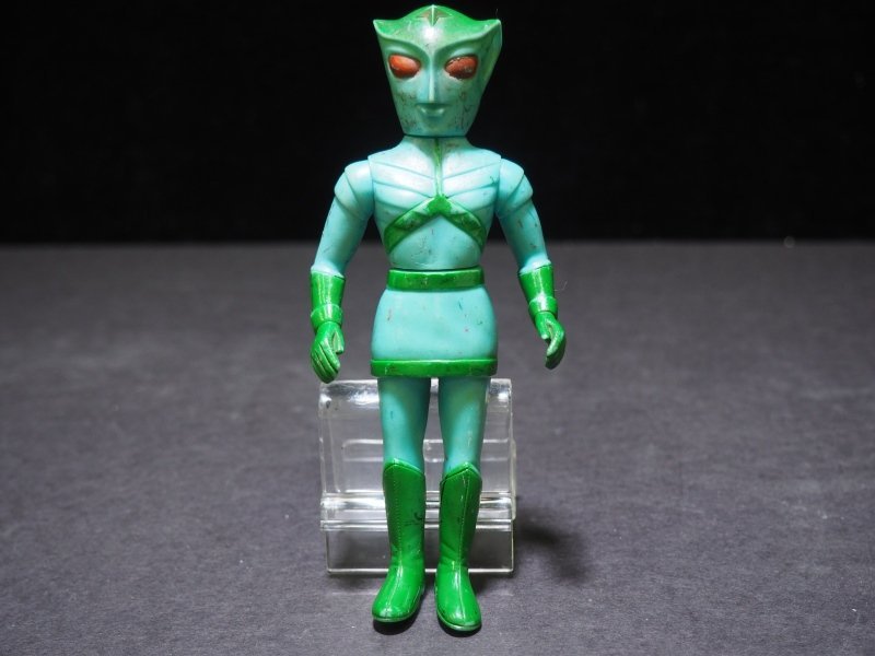 S159 現状品 ブルマァク グリーンファイター 全長約15cm 円谷プロ トリプルファイター ソフビ人形(ソフビ)｜売買されたオークション情報、yahooの商品情報をアーカイブ公開 ...