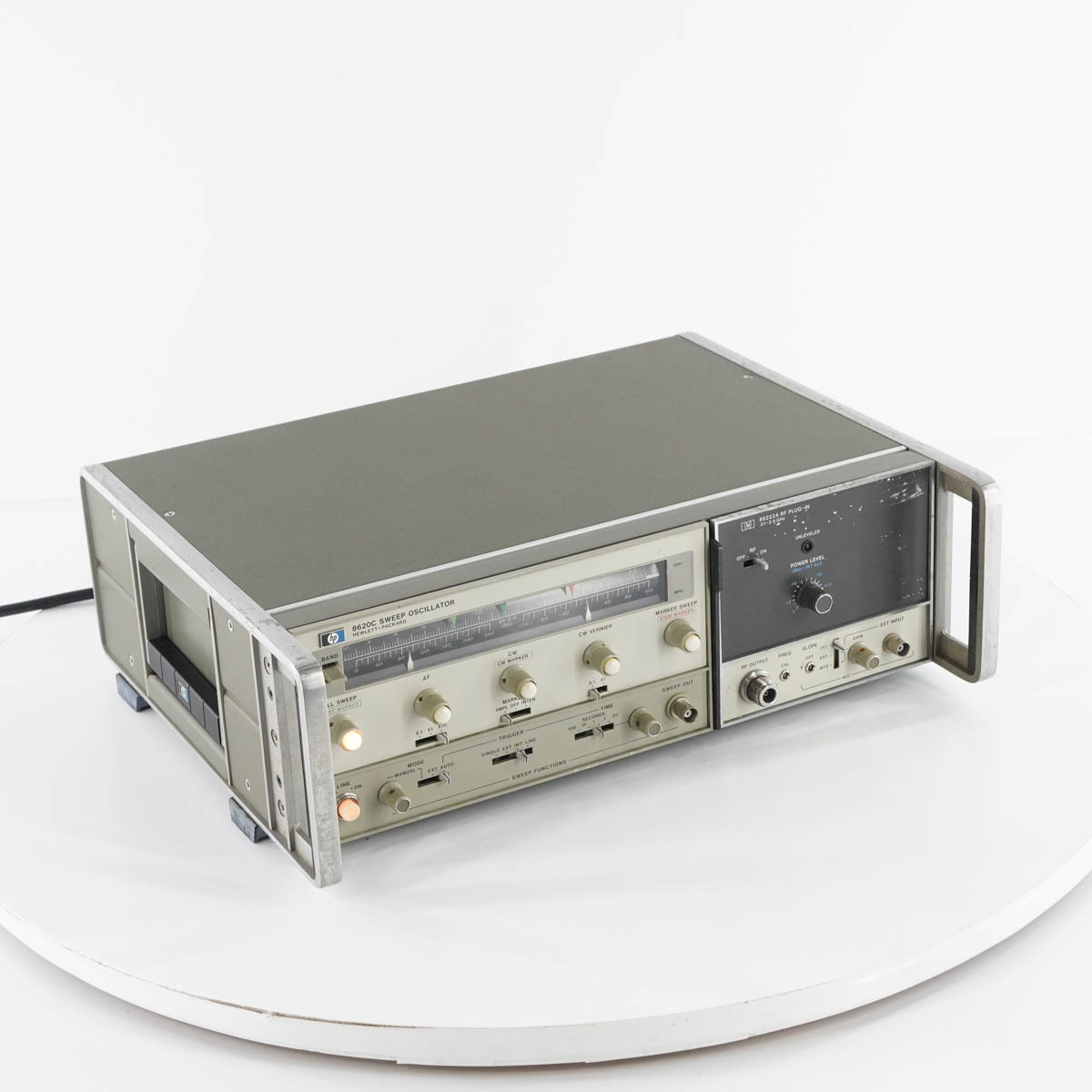 DW 8日保証 8620C hp SWEEP OSCILLATOR OPT 007-011 86222A RF PLUG-IN .01-2 ...