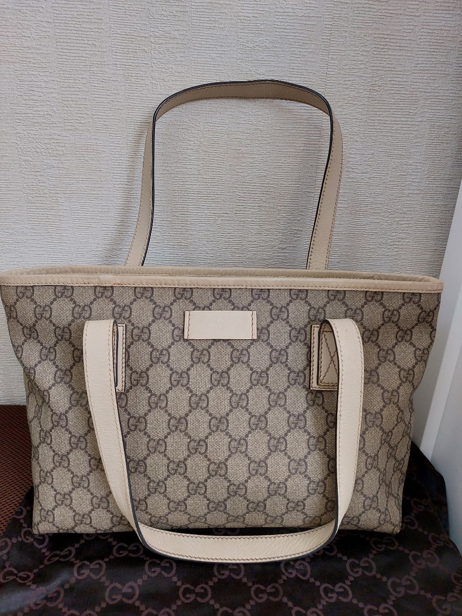 GUCCIグッチ GGキャンパス トートバッグPVC(かばん、バッグ)｜売買されたオークション情報、yahooの商品情報をアーカイブ公開 - オークファン（aucfan.com）