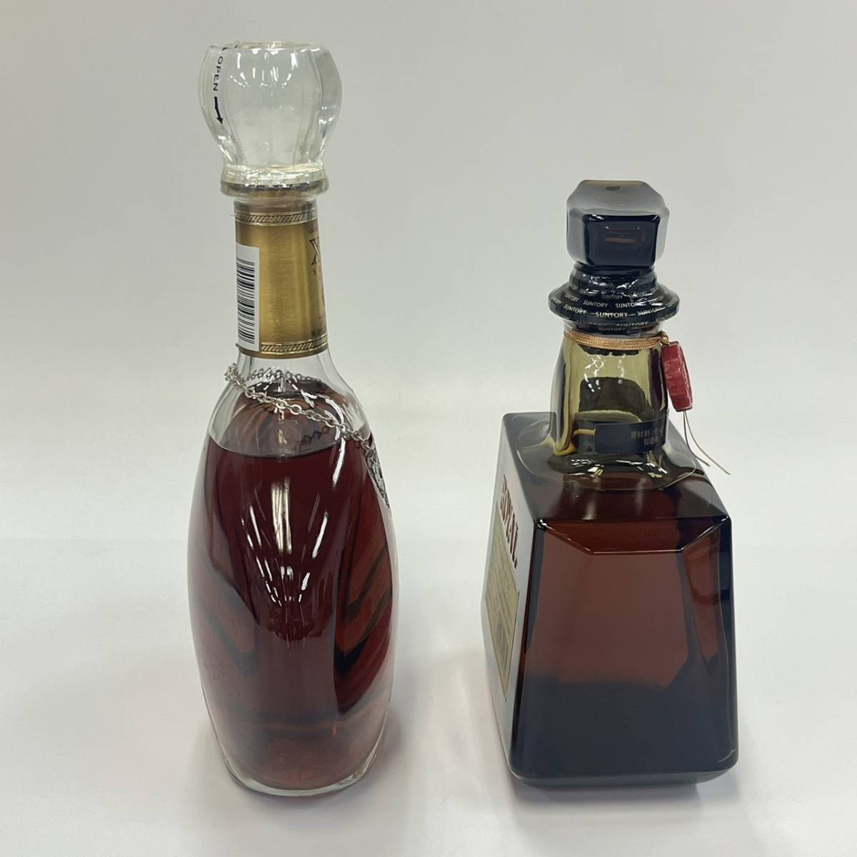 E6265 022 -621/KN3000 千葉県内のみ発送 酒 2本まとめ SUNTORY BRANDY XO SUPER DELUXE 40％ 700ml/ROYAL ローヤル 43 ...