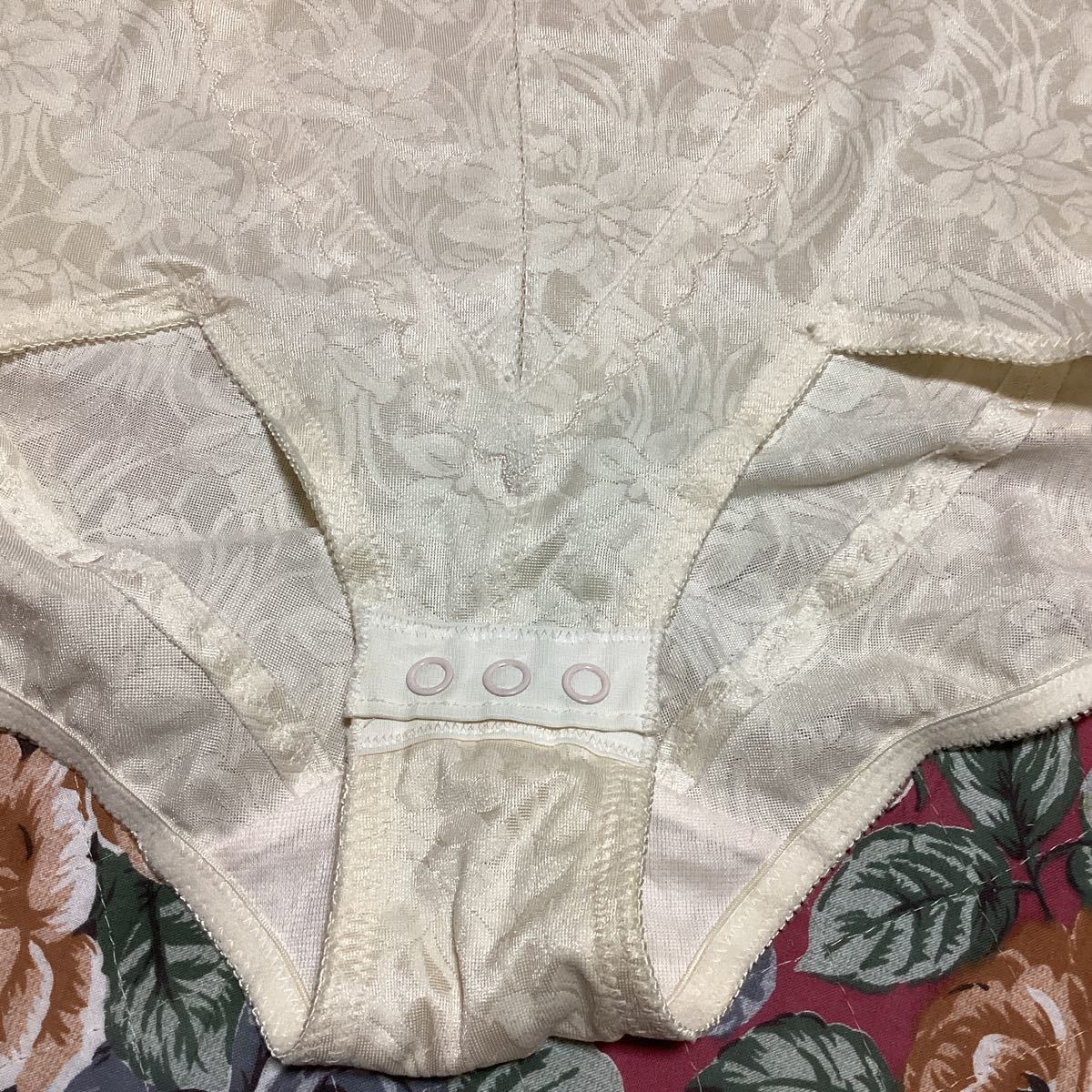 花柄 ボディスーツ B85L補正下着(Bカップ)｜売買されたオークション情報、yahooの商品情報をアーカイブ公開 - オークファン（aucfan.com）