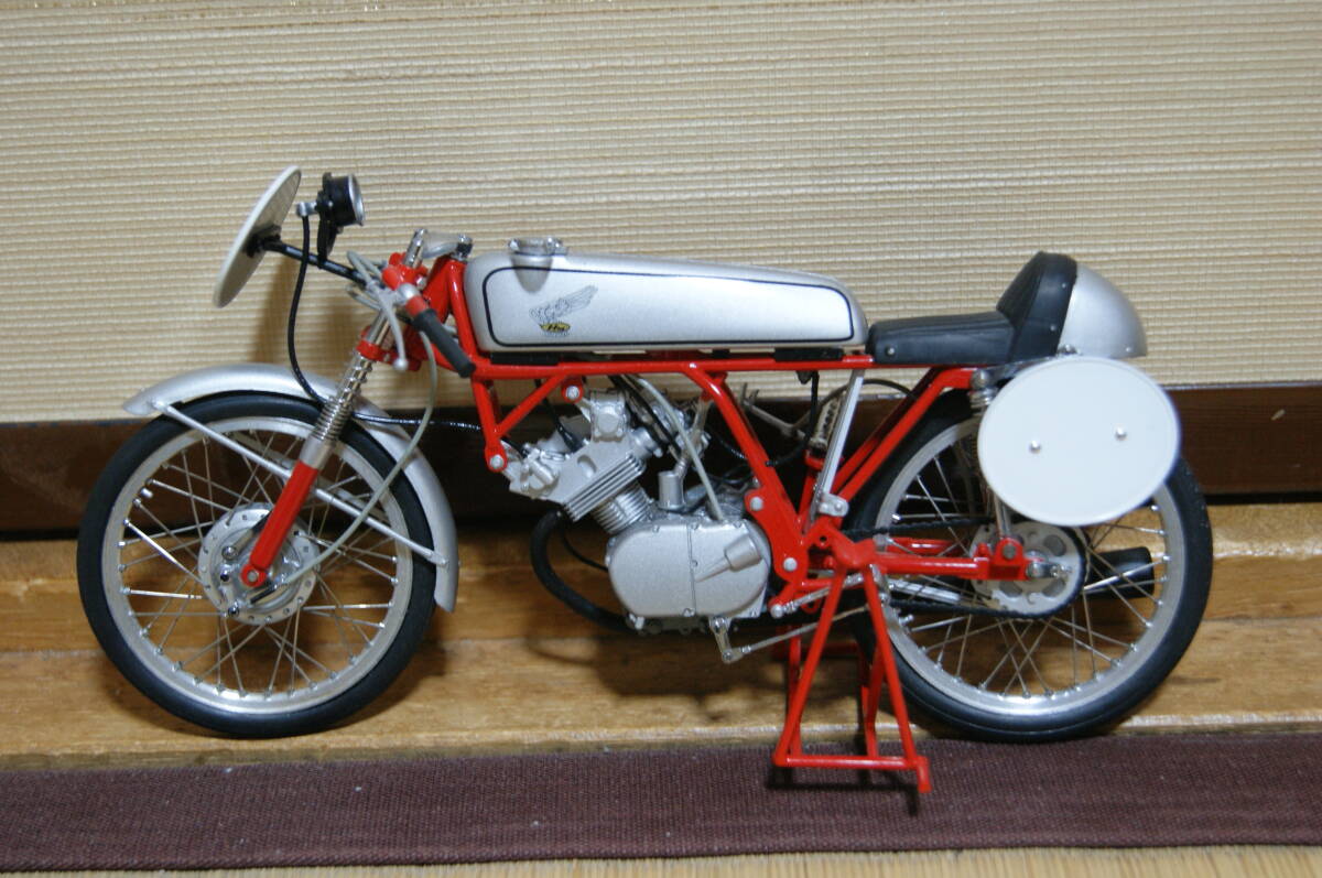 ジャンク ホンダCR110 バイク 模型 右側ステップ壊れあり 使用品 飾り品 長期自宅保管品(オートバイ)｜売買されたオークション情報 ...