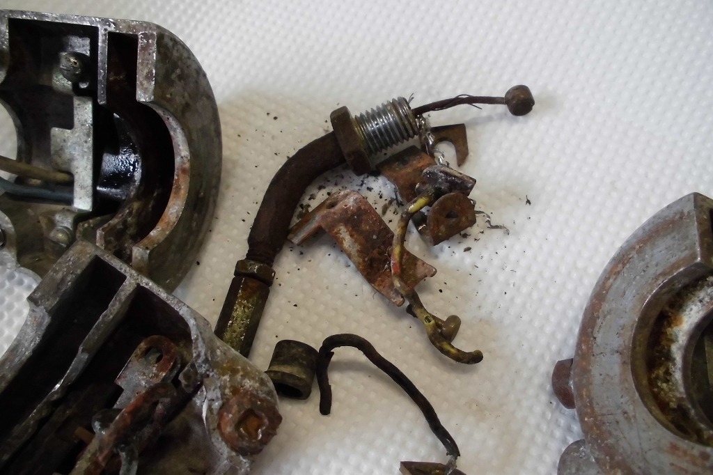 ホンダ神社仏閣C92.C72用右ウインカーSW.セルSW ジャンクな部品取り CB72も 検索CB93.CS92.CB92.C95.CS72.CL72.CM72.CBM72.CB450.C71 ...