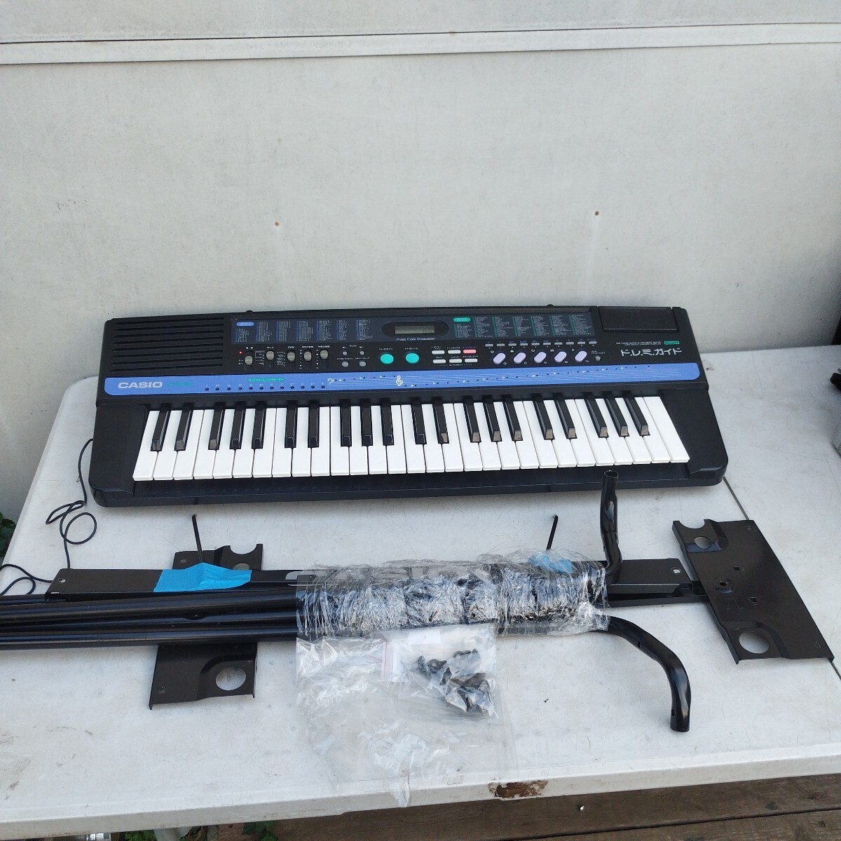 CASIO カシオ 電子キーボードシンセサイザー CT-840スタンド付き 140サイズ(カシオ)｜売買されたオークション情報、yahooの ...