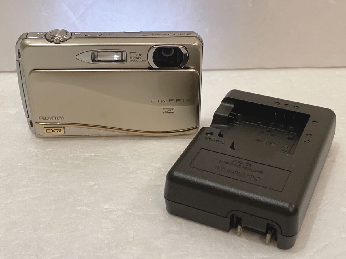 FUJIFILM FinePix Z800EXR コンパクトデジタルカメラ デジタルカメラ 富士フイルム(富士フイルム)｜売買された ...