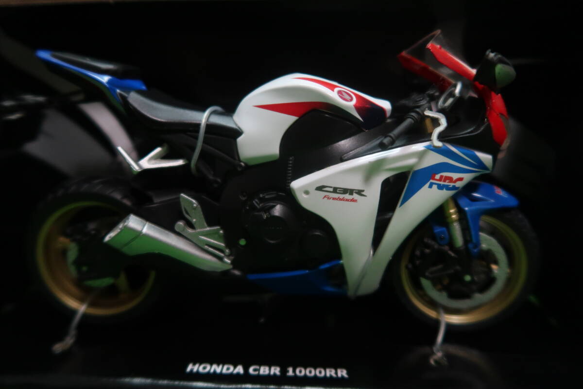 アオシマ Honda CBR 1000RR トリコロールカラー 1/12ダイキャスト完成品バイク(オートバイ)｜売買されたオークション情報、yahooの商品情報をアーカイブ公開 ...