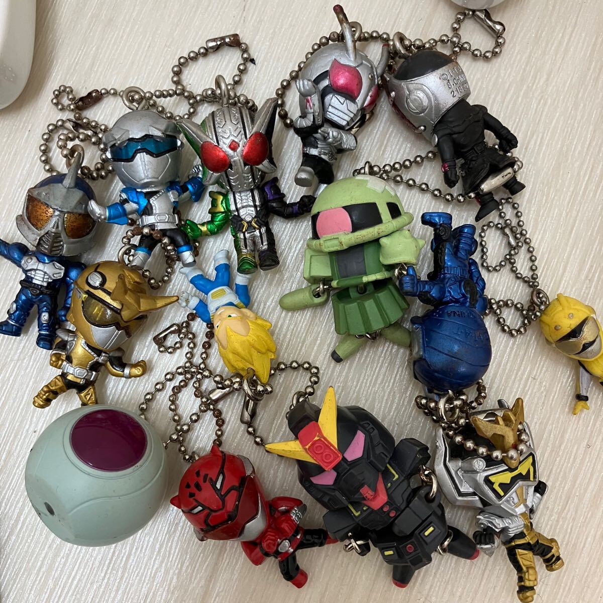 TK138 キーホルダー 仮面ライダー ダーツ bumboベルト SMAPリストバンド 色々セット(仮面ライダー)｜売買されたオークション情報、yahooの商品情報をアーカイブ公開 ...