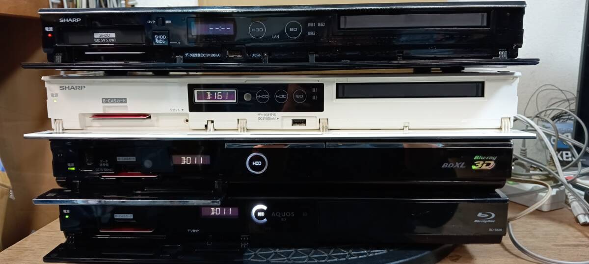 シャープ BDレコーダー BD-T1100 BD-W570SW BD-HDW80 BD-S520のジャンク4台 040-043(シャープ)｜売買されたオークション情報、yahooの商品情報を ...