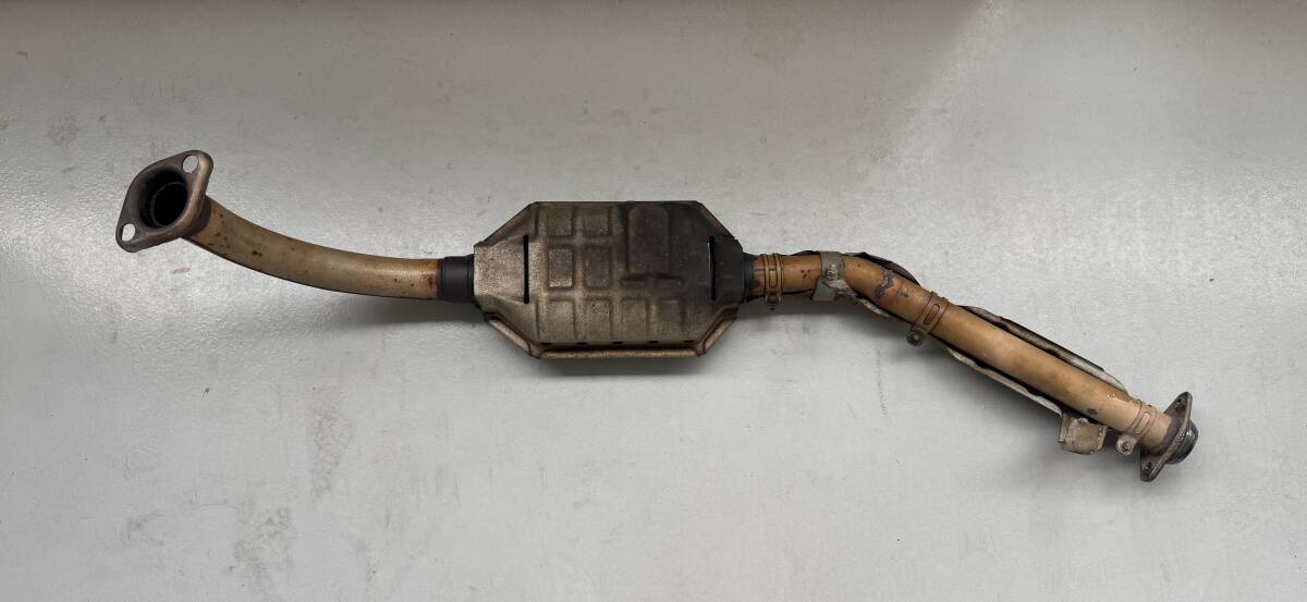 ジムニー JA12/22 フロントマフラー 触媒 キャタライザー 良品(触媒、エキマニ、フロントパイプ)｜売買されたオークション情報、yahooの商品情報をアーカイブ公開 - オークファン ...
