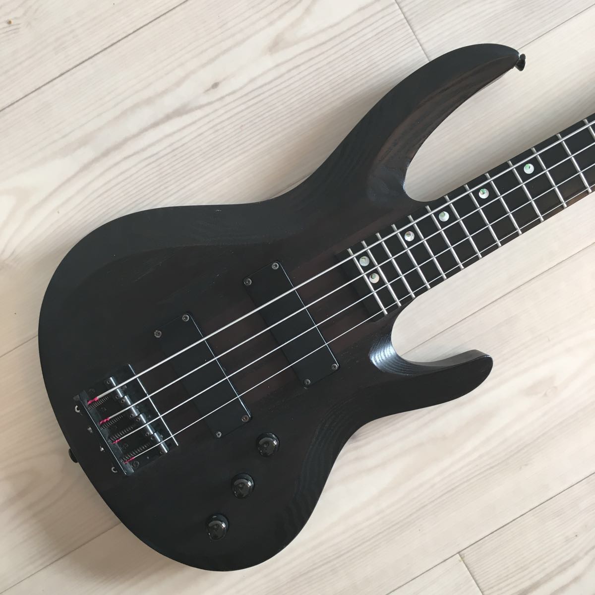 1円 出品 エドワーズ ボトムライン Edwards E-BT-110B ESP 姉妹ブランド(エレキベース本体)｜売買されたオークション情報、yahooの商品情報をアーカイブ公開 ...