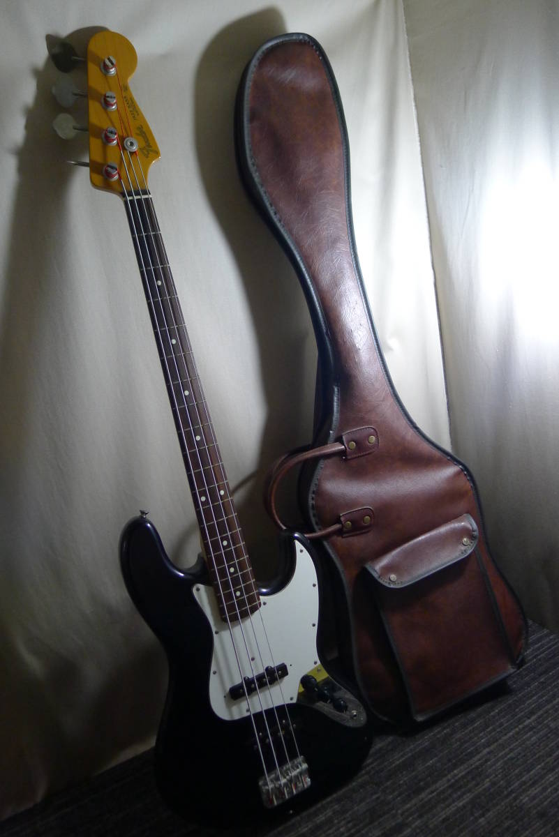 GG053 エレキベースギター FENDER JAZZ BASS ジャズベース 黒 ブラック ケース付/180(フェンダー)｜売買されたオークション情報、yahooの商品情報をアーカイブ公開 ...