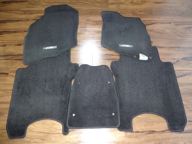 フィット GD1/GD2/GD3/GD4 純正 フロアマット フロアーカーペット 一台分(ホンダ用)｜売買されたオークション情報、yahooの商品情報をアーカイブ公開 - オークファン ...