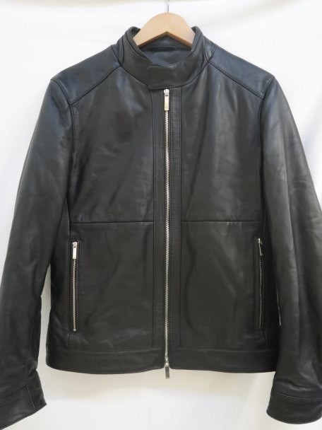 武蔵浦和店 HUGO BOSS ヒューゴボス 羊革ジャンパー ブラック US34R UK44(ジャンパー、ブルゾン)｜売買されたオークション ...
