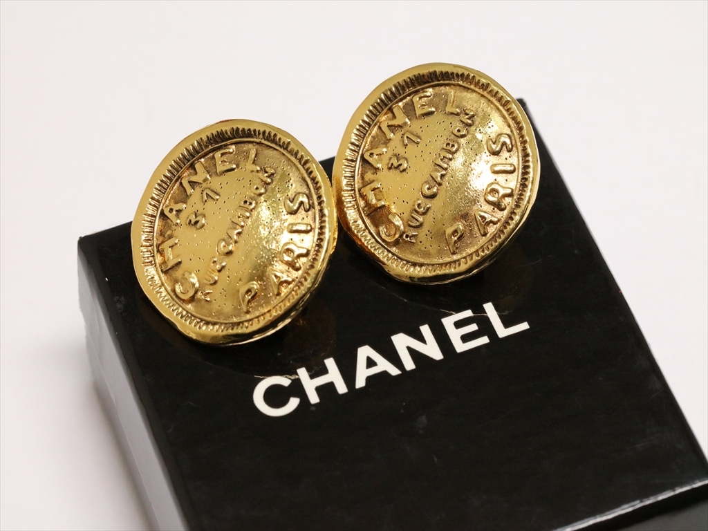 正規良品 シャネル イヤリング レディース ラウンド ゴールド 大きめ 箱付き D298(イヤリング)｜売買されたオークション情報、yahooの商品情報をアーカイブ公開 - オークファン ...