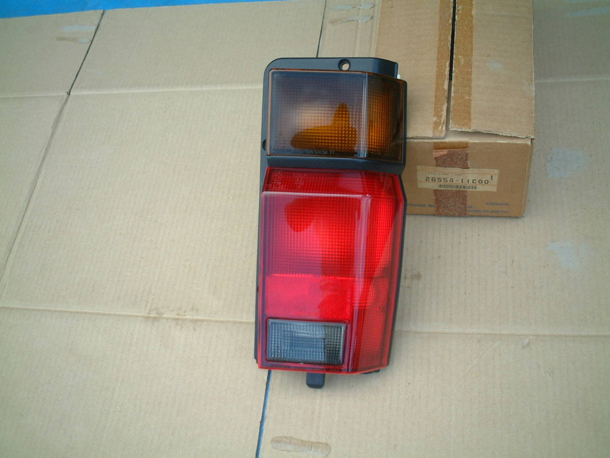 旧車 日産純正品 バネット ラルゴ GC120 GC22 テールランプR側 純正品番26554-11C00 ダットサン(テールライト)｜売買さ ...