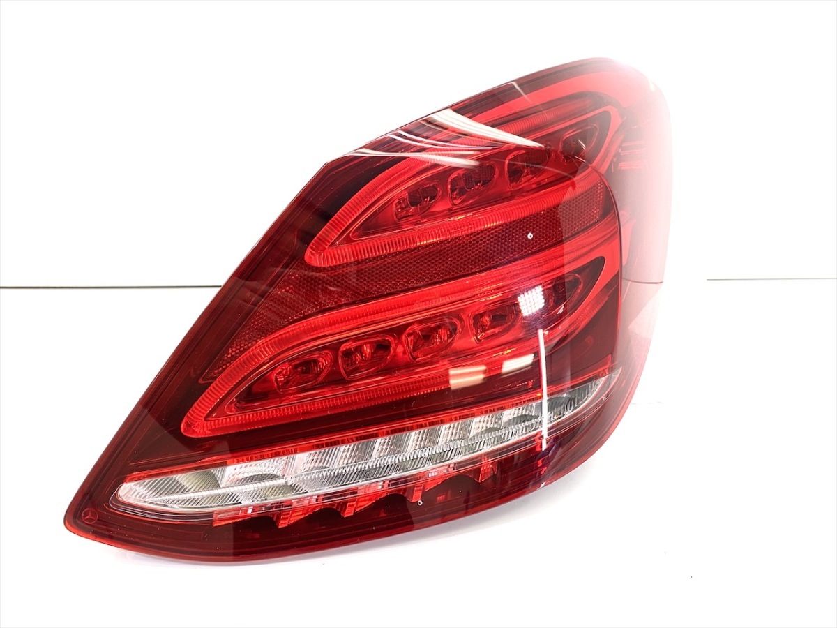 メルセデス ベンツ W205 Cクラス 前期 純正 右 テールライト A2059061457 22-5(テールライト)｜売買されたオークション ...
