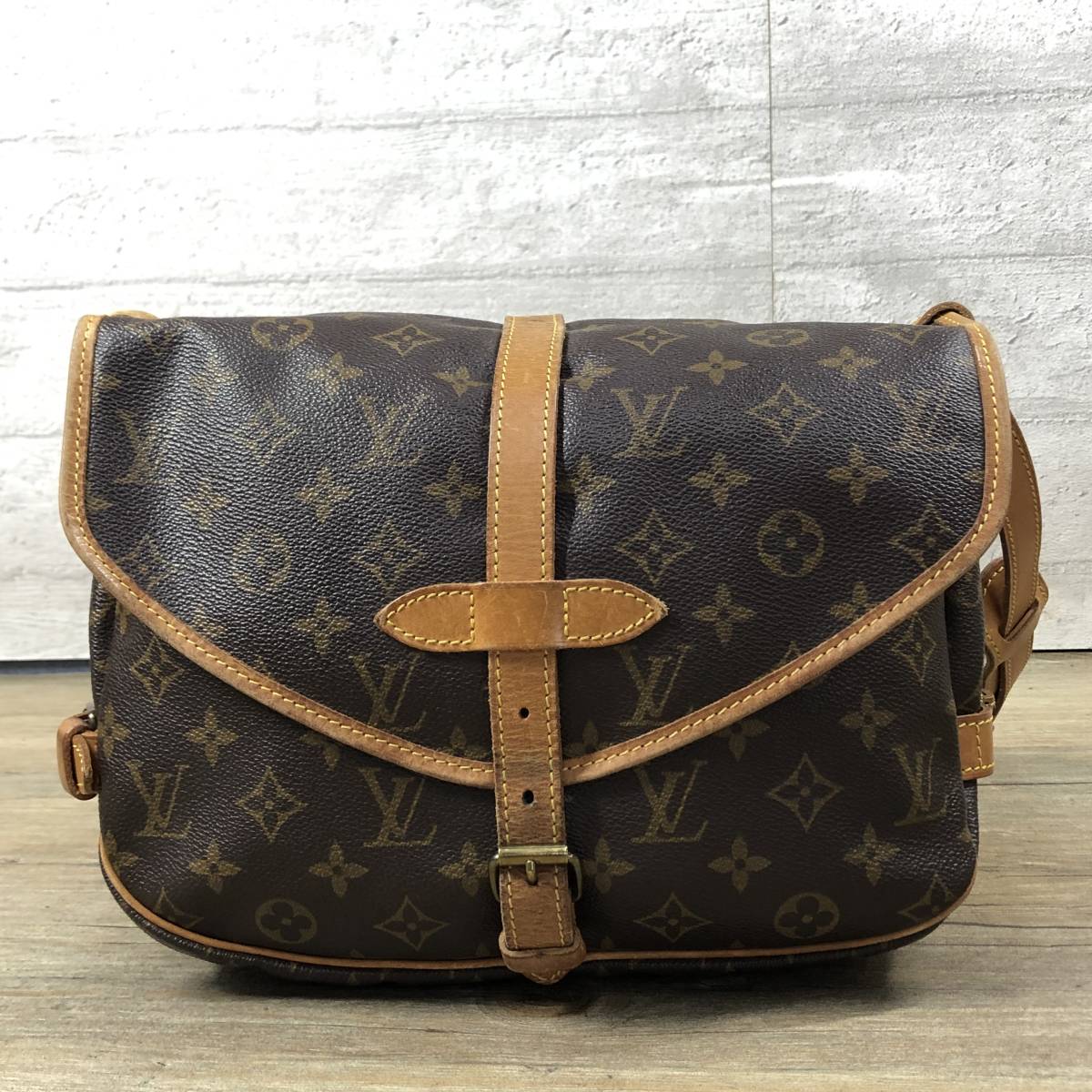 LOUIS VUITTON ルイヴィトン モノグラム ソミュール30 保存袋付き M42256 ショルダーバッグ 斜め掛け LV AR0961 KB(ショルダーバッグ)｜売買されたオークション ...