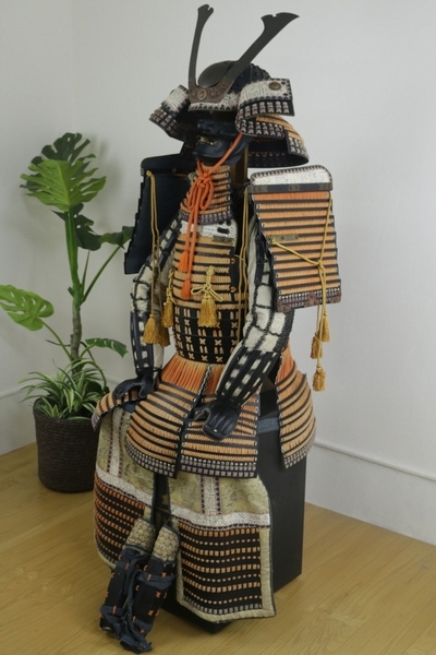 甲冑 大鎧飾り 素掛 鎧兜 甲冑 武将 鎧 兜 面頬 胴 袖 武士 侍 日本 時代武具 骨董品 古美術 SAMURAI BUSHI ARMOUR JAPAN(甲冑（兜、鎧）)｜売買された ...