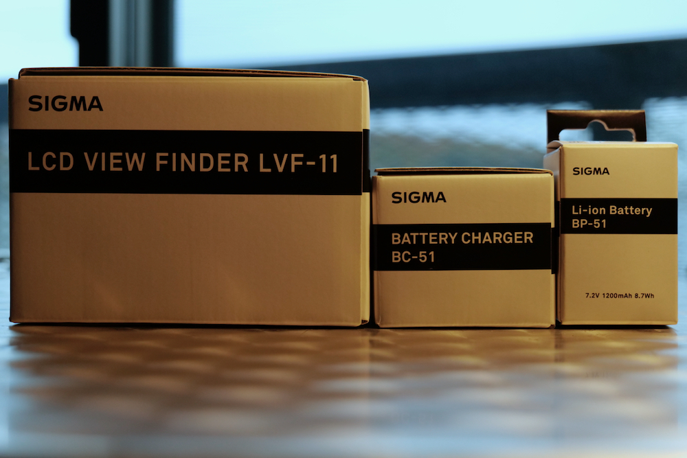 SIGMA fp用 LCD VIEW FINDER LVF-11 & BATTERY CHARGER BC-51 & Li-ion ...
