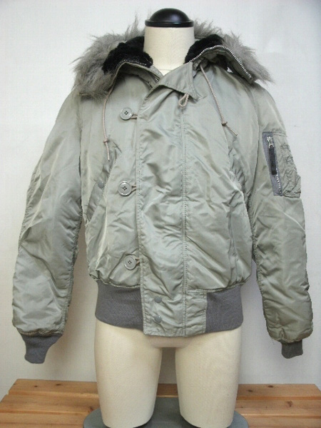 ALPHA アルファ N-2B フライトジャケット USA製(Mサイズ)｜売買されたオークション情報、yahooの商品情報をアーカイブ公開 - オークファン（aucfan.com）