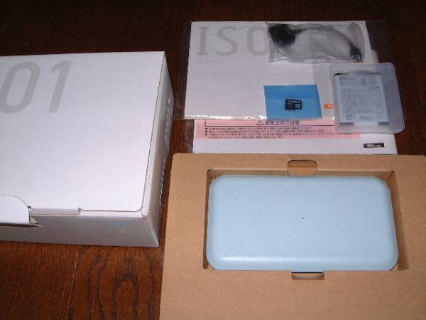 au IS01(シャープ)｜売買されたオークション情報、yahooの商品情報をアーカイブ公開 - オークファン（aucfan.com）