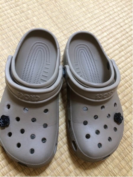CROCS サイズM6 W8 正規品(24cm)｜売買されたオークション情報、yahooの商品情報をアーカイブ公開 - オークファン ...