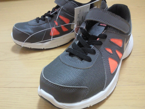 NIKEナイキ レボリューション2 SL 21cm グレー 685716-017(21cm～)｜売買されたオークション情報、yahooの商品情報をアーカイブ公開 - オークファン（aucfan ...