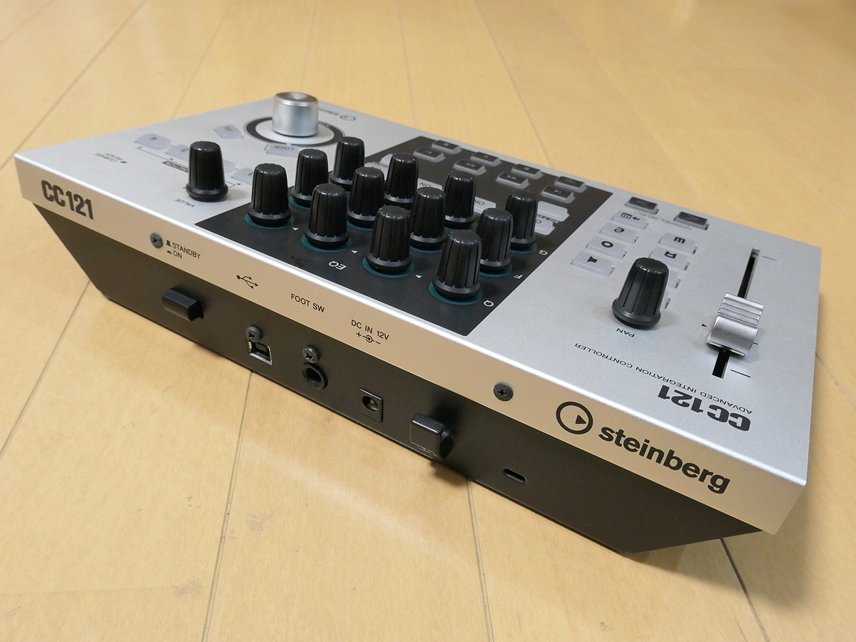 Steinberg CC121 Cubase/Nuendo ハードウェアコントローラー/ムービングフェーダー(MIDIキーボード ...