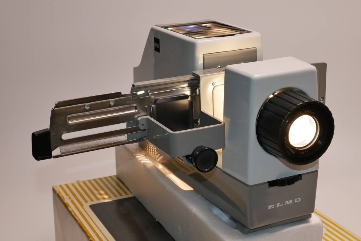 ELMO S-300 スライドプロジェクター スライド映写機(本体)｜売買されたオークション情報、yahooの商品情報をアーカイブ公開 ...