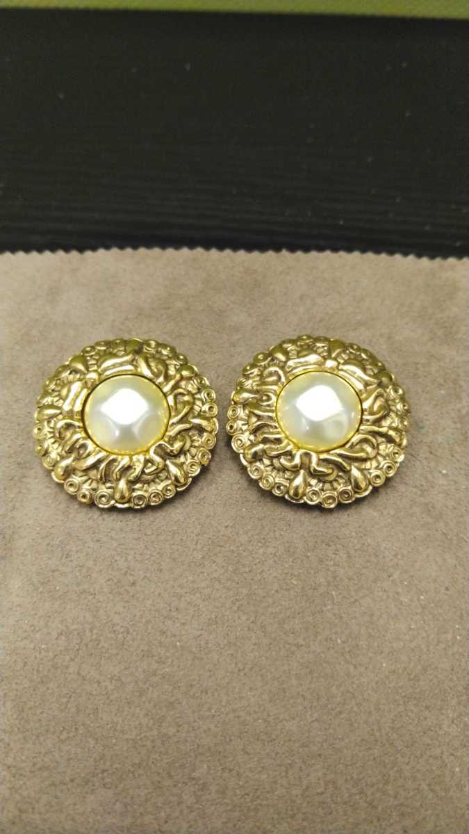 CHANEL シャネル イヤリング フェイクパール ヴィンテージ 2525 A7128(イヤリング)｜売買されたオークション情報、yahooの商品情報をアーカイブ公開 - オークファン ...