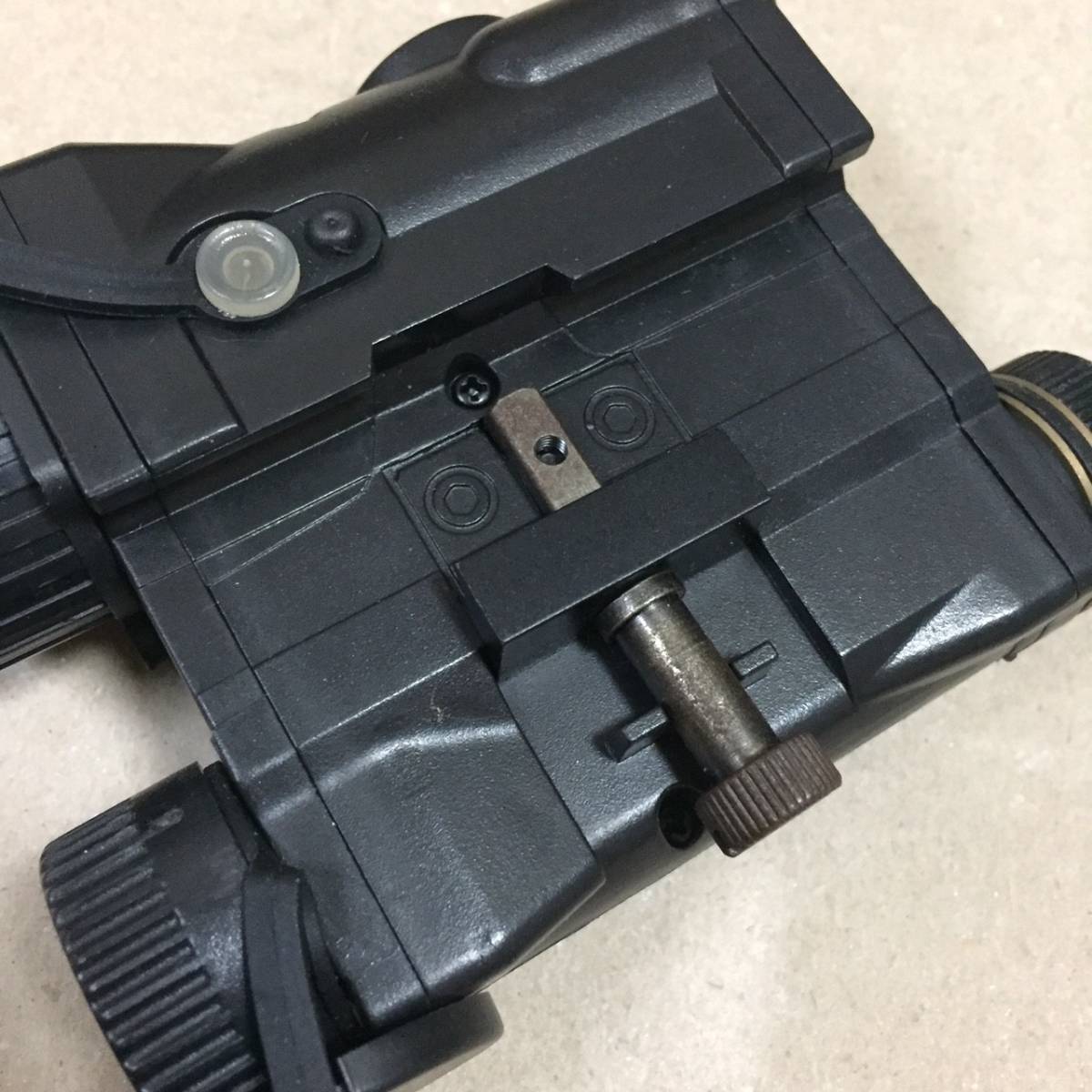 ELEMENT PEQ-16A Integrated イルミネーター IR/ライト/ホワイト/ブルー/レッド 米軍 特殊部隊 peq ...
