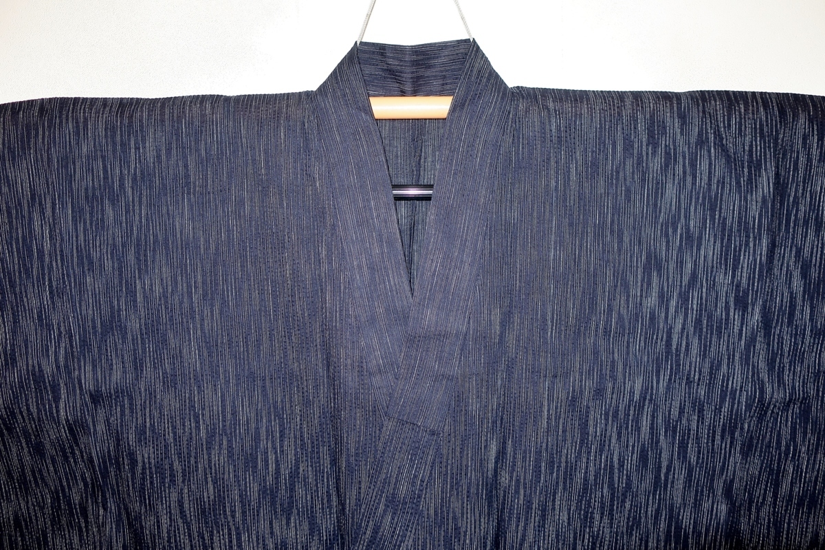 壱火0571 綿麻遠州駒しじら織 男着物単衣 裄70丈146К濃紺微塵織小シボ起こし 上仕立ての絶品(一般)｜売買されたオークション情報、yahooの商品情報をアーカイブ公開 - オークファン ...