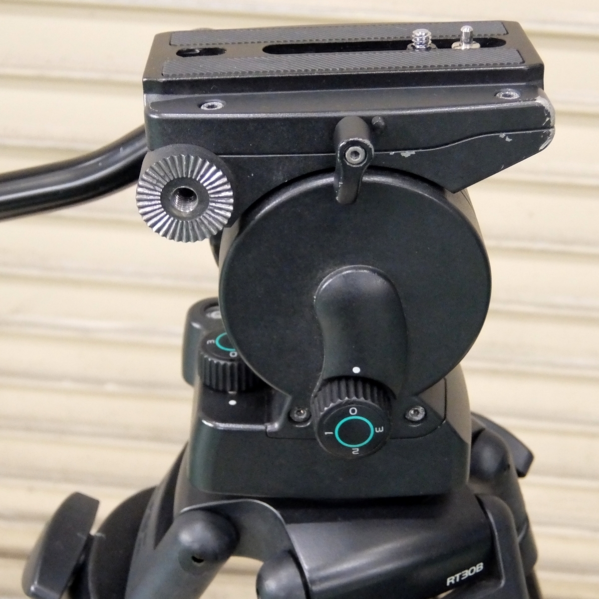 リーベック/Libec RH35 75mmヘッド+ RT30B アルミ三段三脚 + SP-2B グランドスプレッダー / #338697(三脚)｜売買されたオークション情報、yahooの商品 ...