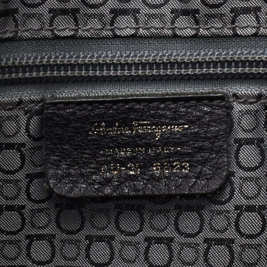 1円 極 Salvatore Ferragamo サルヴァトーレフェラガモ ハンドバッグ AU-21 6823 ガンチーニ レザー ダークグレー 〇E.Brl-14(かばん、バッグ)｜売買され ...